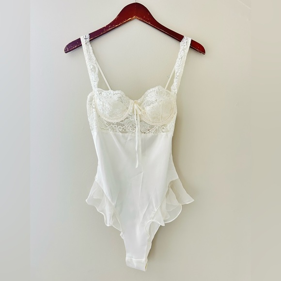 Victoria's Secret | Intimates & Sleepwear | Vtg Victorias Secret Lace ...